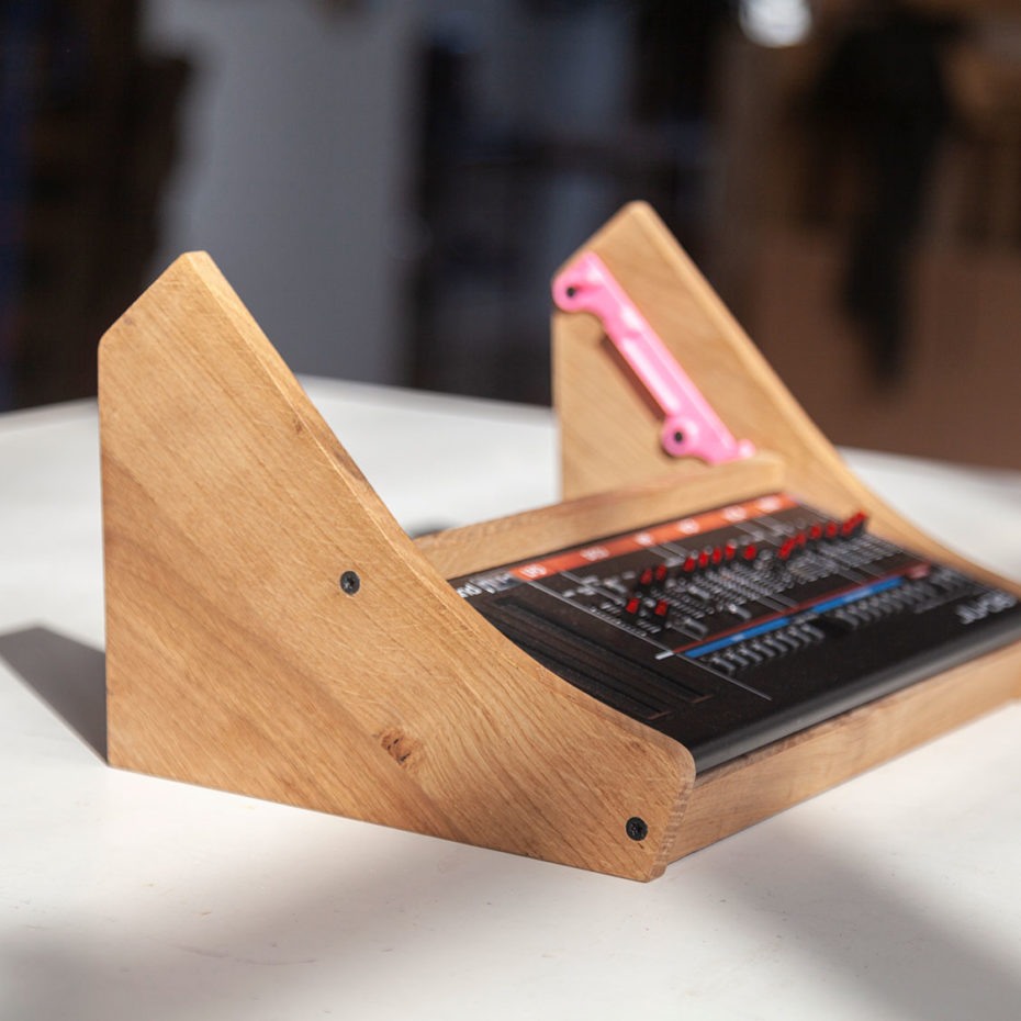 Roland Boutique stand in solid Oak - 2 Many Synths
