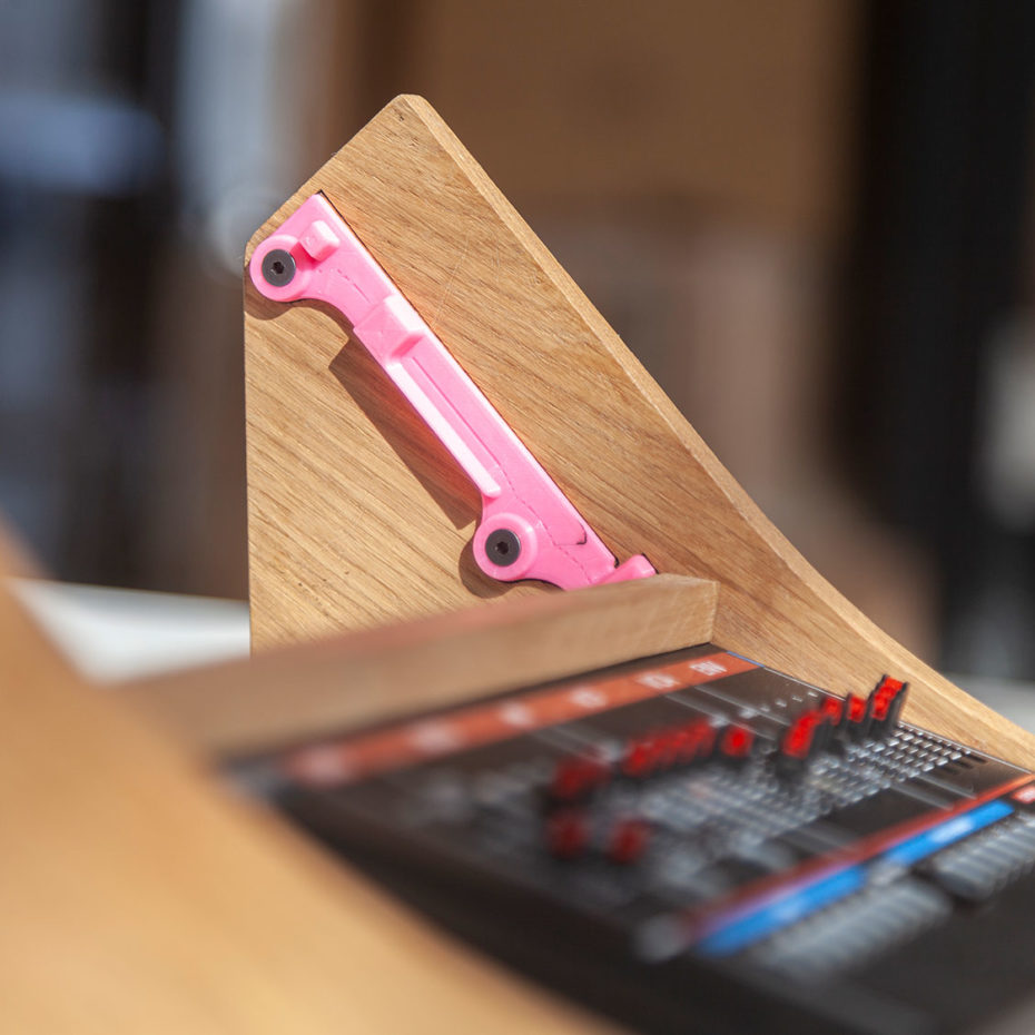 Roland Boutique stand in solid Oak - 2 Many Synths