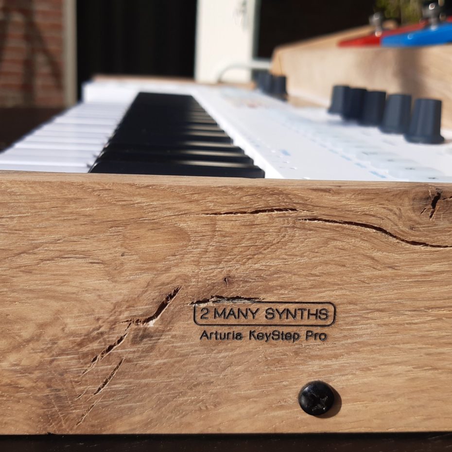 Keystep (Pro) stand + Shelf in solid Oak - 2 Many Synths